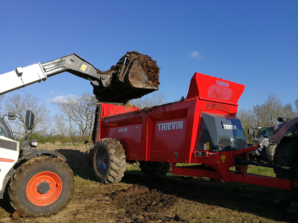Louer un épandeur à fumier 15m³ avec Onlox Location